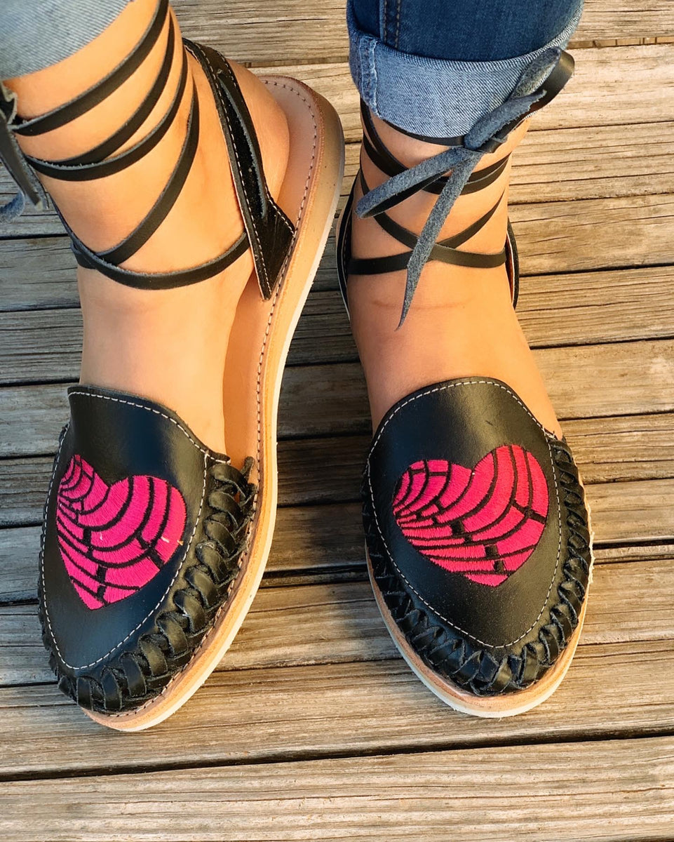 Concha heart Lace-up – Rosiita's B-utique